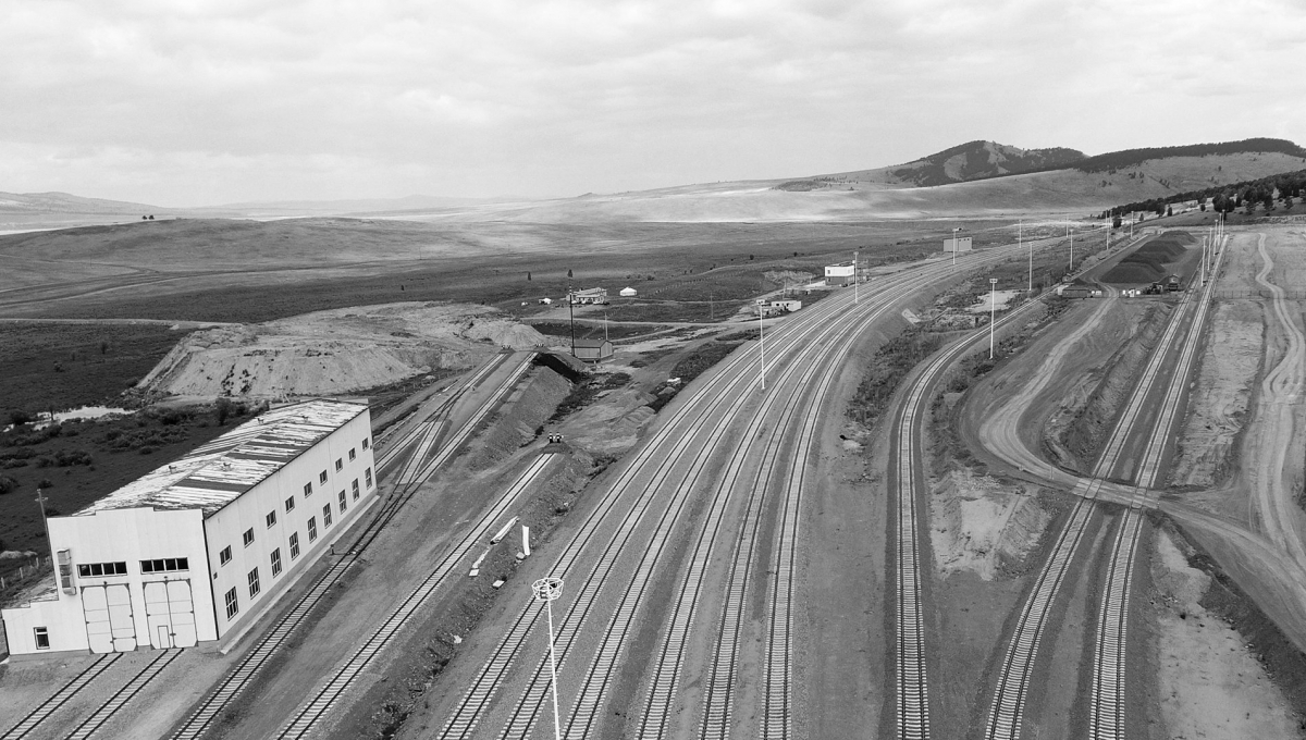 Loading dock terminal and railroad lines | Rsp