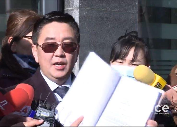 Д Мөнх Эрдэнэ Ерөнхийлөгч асан Х Баттулга сайд Х Нямбаатар Засаг дарга Д Сумъяабазар болон Д