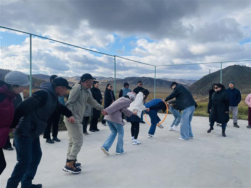 БАГШ НАРЫН БАЯРЫГ ТЭМДЭГЛЭН ӨНГӨРҮҮЛЛЭЭ | mandakh